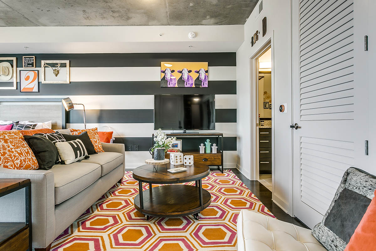 Deep in the Heart of Downtown Dallas: A Texas-Themed Project That's ...