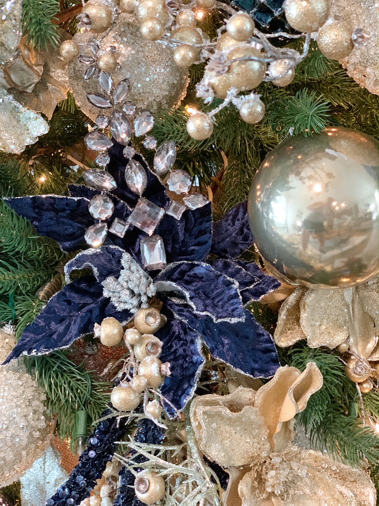 4 Steps to a Stunning Tree: My Christmas Tree "Do-over" | Courtney ...